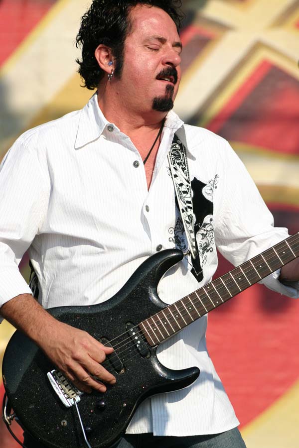 Moondance Jam Photos Pictures - Toto 2007