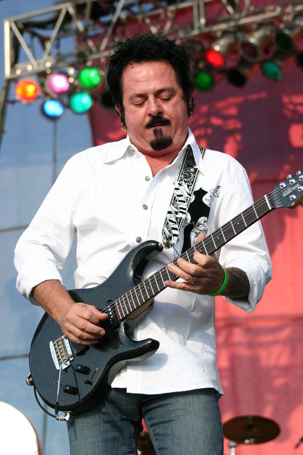 Moondance Jam Photos Pictures - Toto 2007