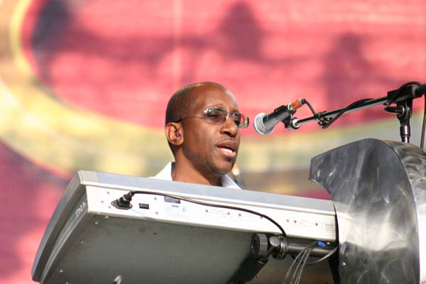 Moondance Jam Photos Pictures - Toto 2007